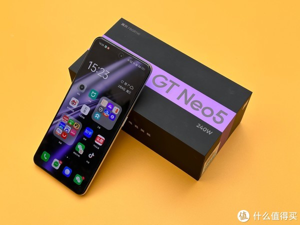真我GT Neo5体验：240W+1TB的豪横性能水桶旗舰|真我|Neo5_新浪新闻
