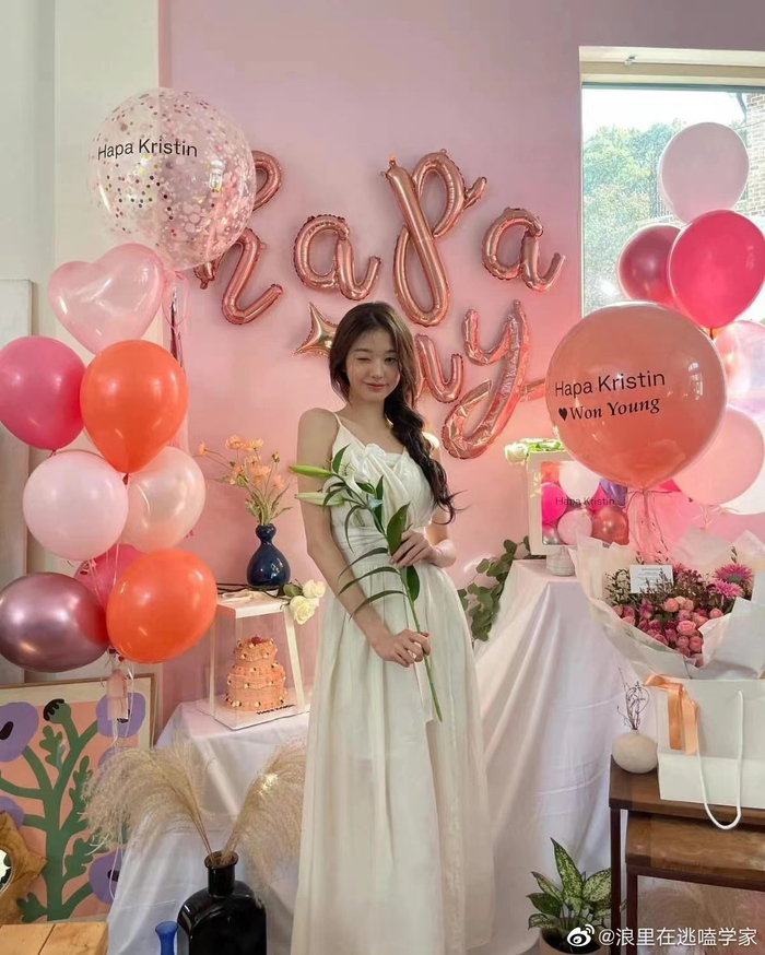 张元英ins捧花照真的很像公主nim……