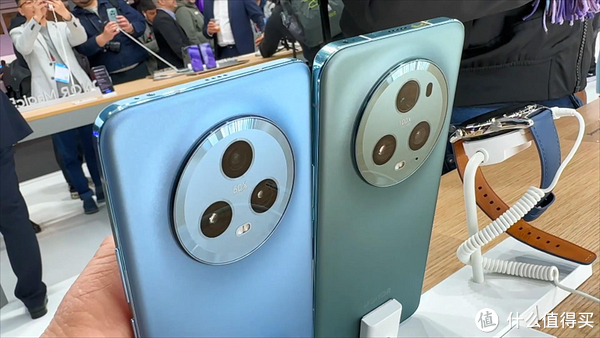 荣耀Magic5和荣耀Magic5Pro真机上手，差价1200元究竟该如何选择|华为荣耀_新浪新闻