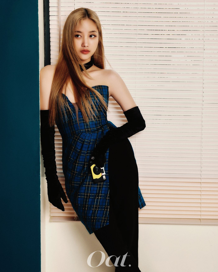 freen故事感大片🈶️金色的头发披散在身上……