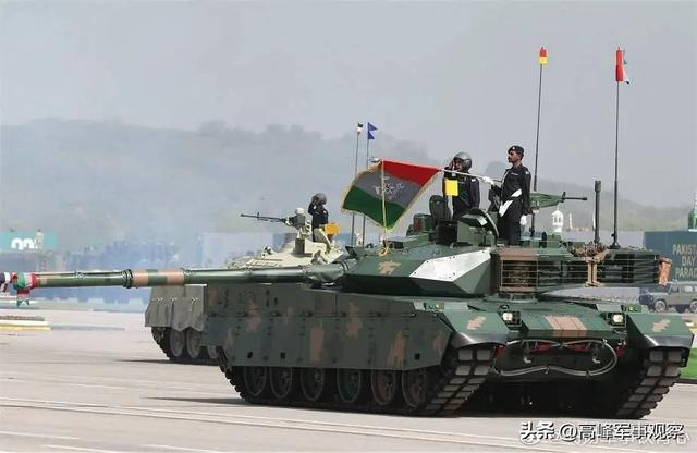 SIPRI：巴基斯坦买679辆中国VT4坦克 320辆淘汰T80或都支援乌克兰|乌克兰|巴基斯坦|主战坦克_新浪新闻
