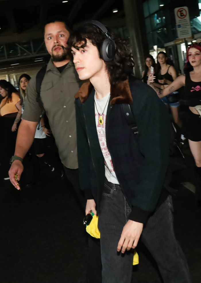 星街拍｜柯灰Conan Gray 在圣保罗瓜鲁柳斯机场