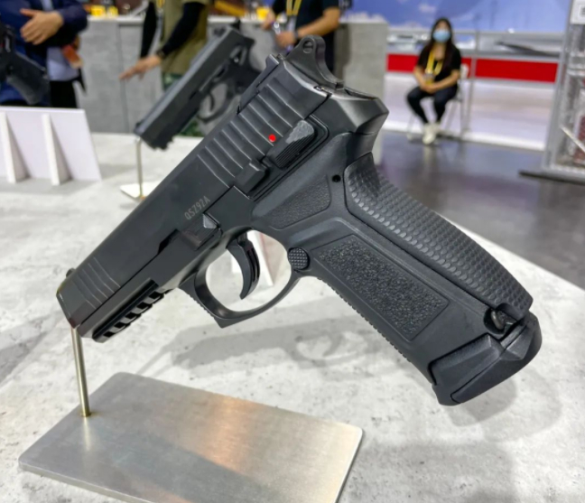 解放军高级将领专用枪！20枪族为什么有3种手枪丨轻武专栏|解放军_新浪新闻