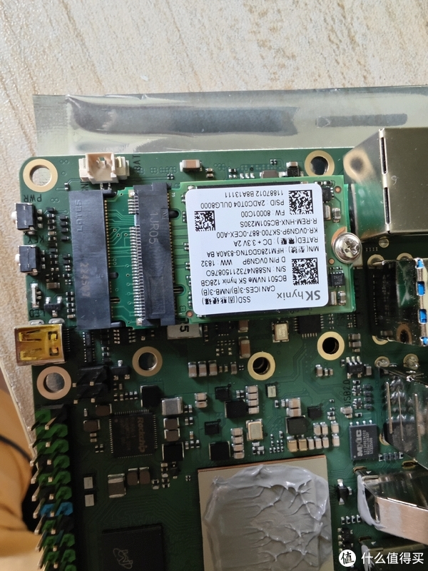 目前性能最强的arm开发板之一——rock5b开箱|性能|供电|转接板_新浪新闻