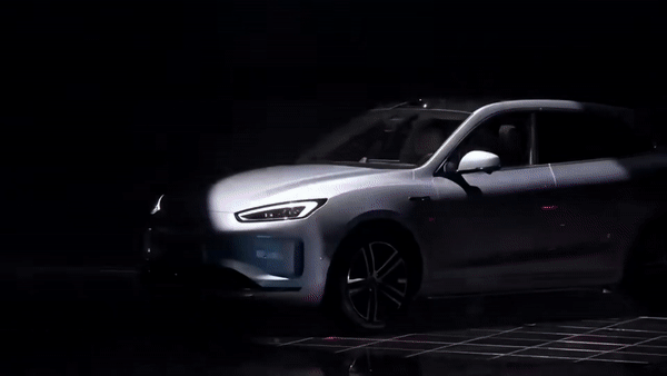 问界M5装备华为ADS2.0 勇闯上海滩：秒杀老司机｜首发体验__财经头条