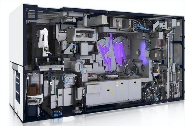 光刻机卖不动！ASML被砍单40% ，只有中芯国际还在扩产__财经头条