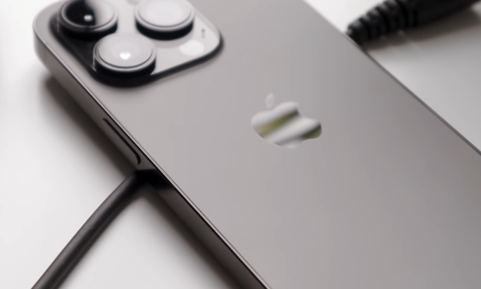 iPhone14Pro跌至“小米价”，仅6499元，硬刚小米13UItra__财经头条__新浪财经