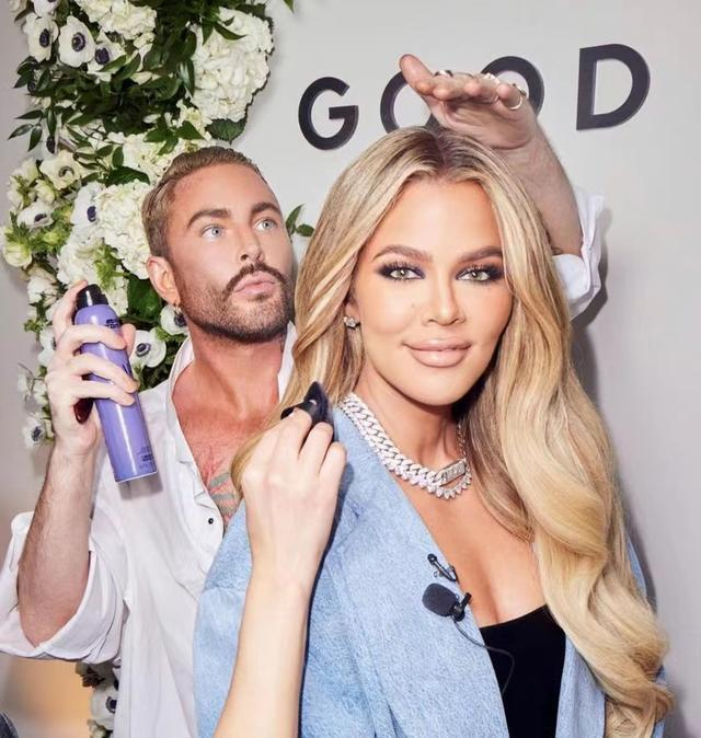 汤普森实在强！卡戴珊参加活动笑容满面，又是全场焦点，气色很棒