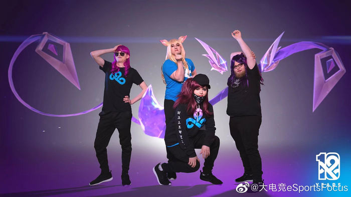 C9官推更新那年今日: 四年前的今天全队女装