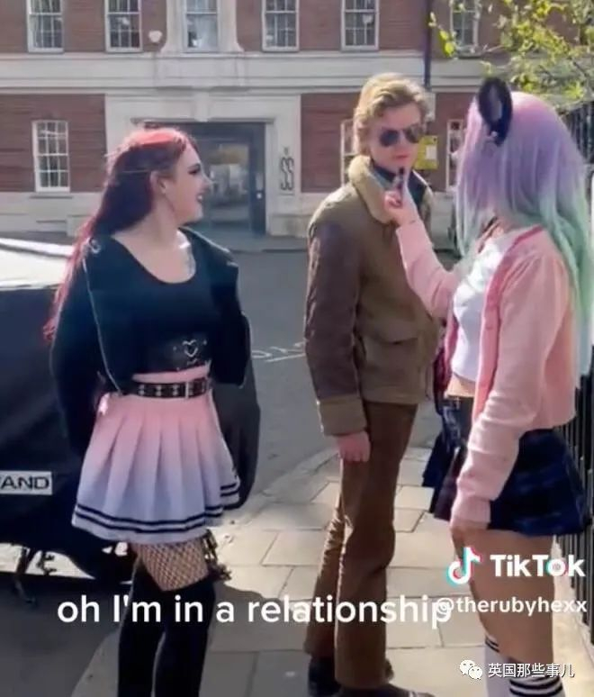 网红和小哥搭讪“要跟我约会还是要奖金”，没想到对方居然是个明星？！__财经头条