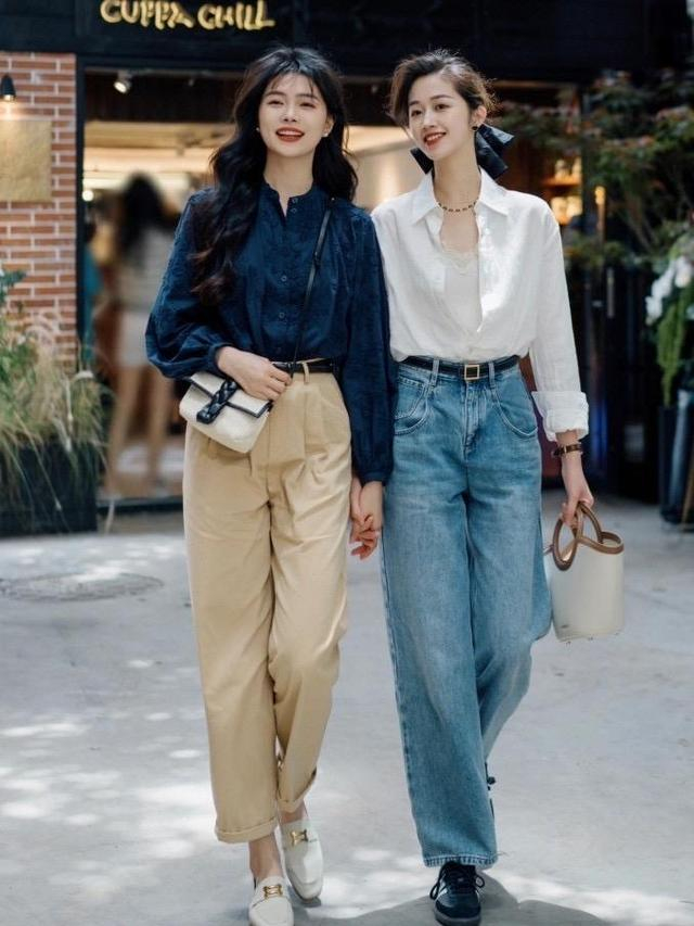 夏季职场女性穿搭指南，衬衫搭配牛仔裤就够，简约干练又洋气