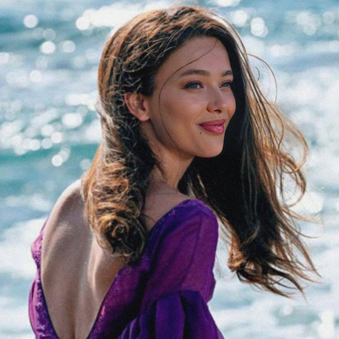 Jessica Alexander 在小美人鱼里饰演vanessa