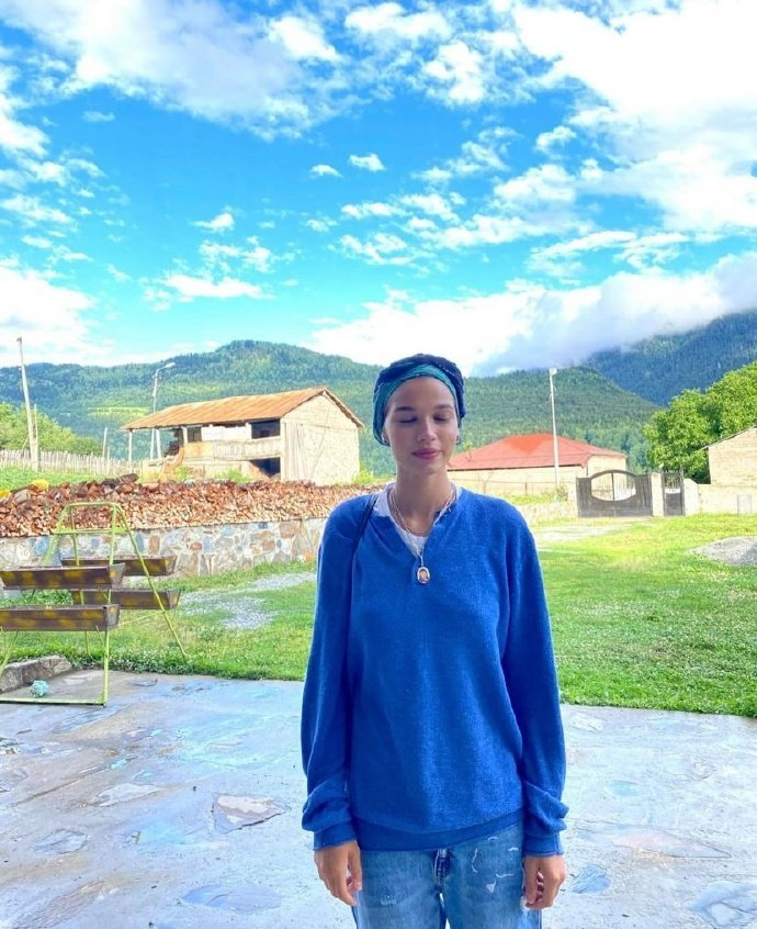 模特mathilda.gvarliani日常穿搭分享