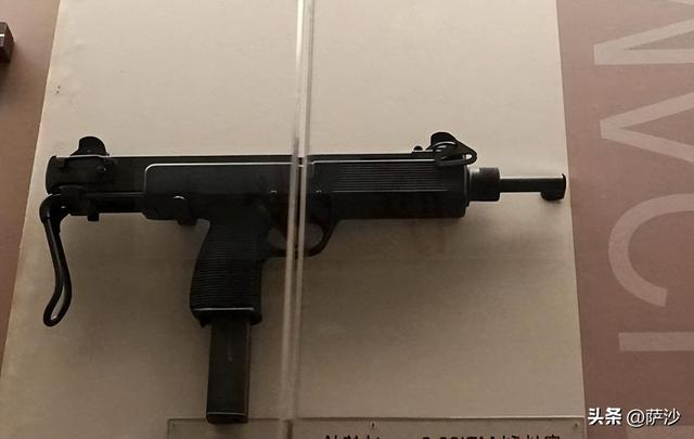 奥利地乌兹就是它！斯太尔MPi 69冲锋枪：萨沙的兵器图谱第346期|萨沙|奥地利_新浪新闻