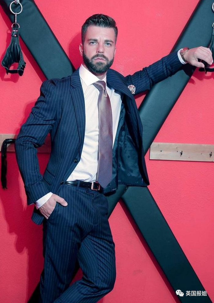 西班牙新市长竟是成人片男星！曾因帅气火辣爆红，删光账号退圈，再出现已是政坛新星...|莫雷诺|成人片|市长|成人影片|西班牙_新浪新闻