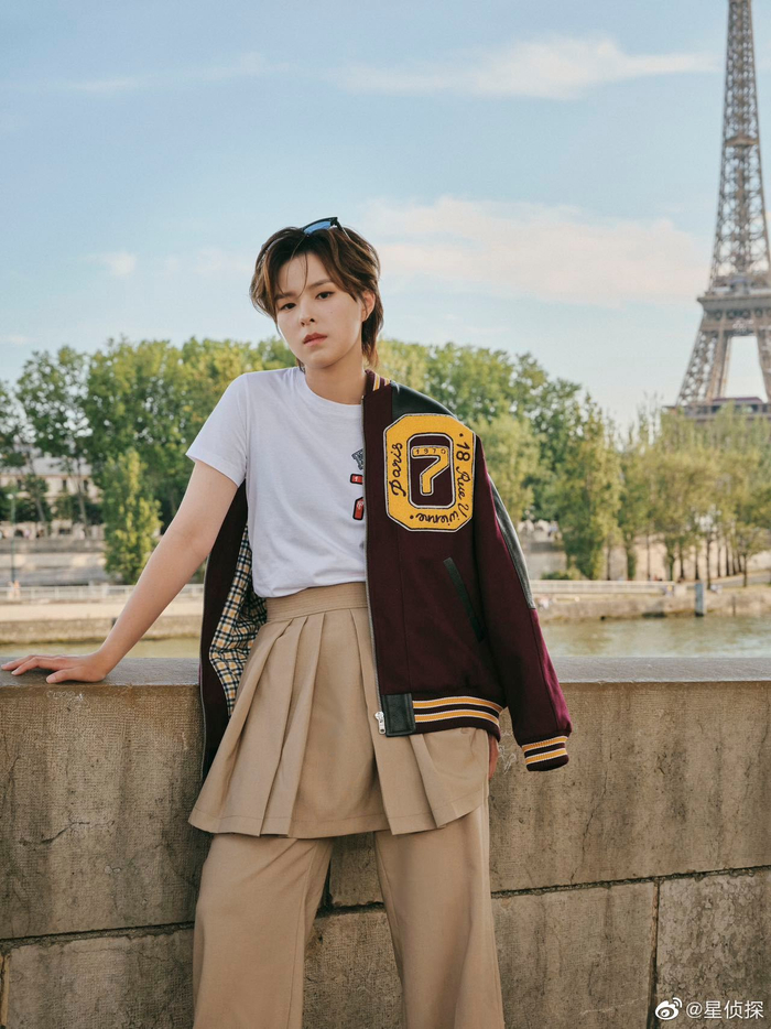 Sunnee这一次巴黎看秀的造型真的太有活力了……