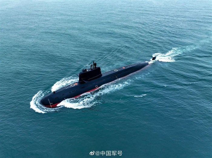 039B高清照曝光！静音蒙皮做工精湛，不愧是国产潜艇的明星产品|潜艇_新浪新闻