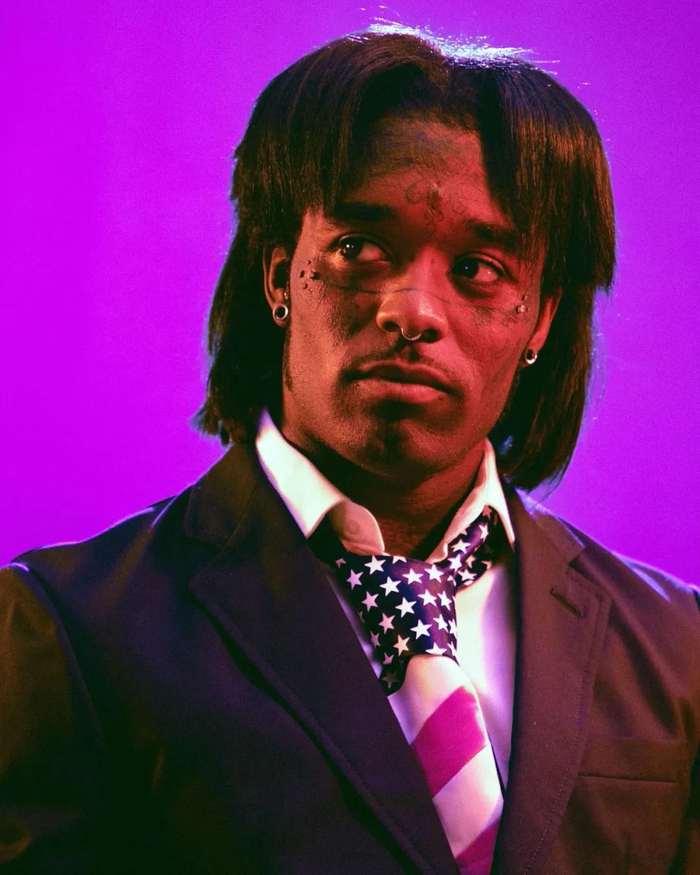 Uzi自曝吃蟑螂节食，已经吃1年了...__财经头条