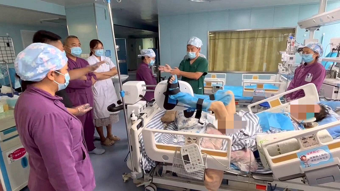 自动康复机“上岗”，为长期卧床患者“赋能”|重症监护室_新浪新闻