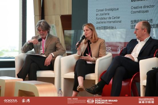 巴黎埃菲尔铁塔迎来「中国品牌 · 全球想象力」- 第八届中法品牌高峰论坛