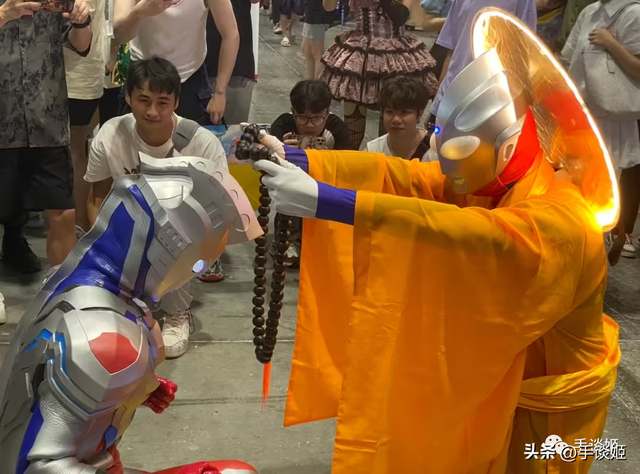 太怪啦！广州漫展居然有人COS日本生可乐|日本|漫展|Coser