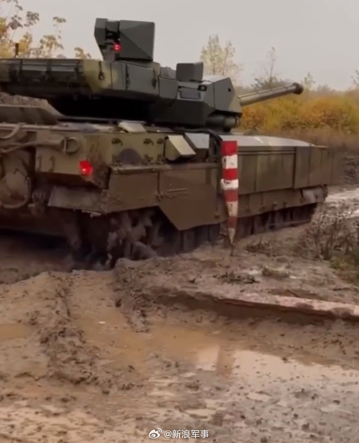 俄T14坦克被投入扎波罗热战场|俄罗斯|T14坦克|“阿玛塔”坦克_新浪新闻