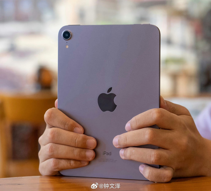 最近每天收到的最多问题不是问 iPhone 15，而是 iPad mini……