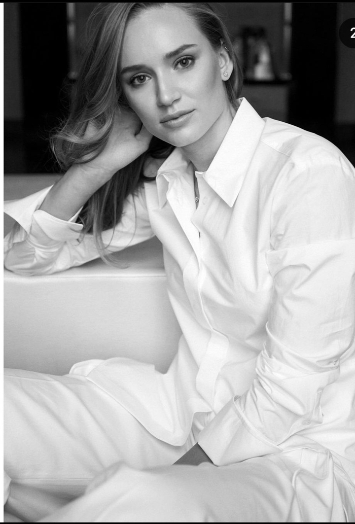 莱巴金娜在2021年时拍摄的这套照片……_新浪新闻