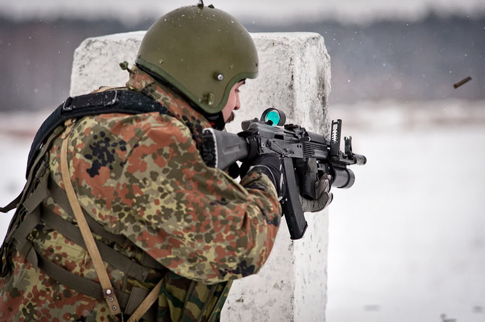 瞄准镜框为什么缺了一块？镜片不会撞坏吗？丨轻武专栏|俄罗斯_新浪新闻