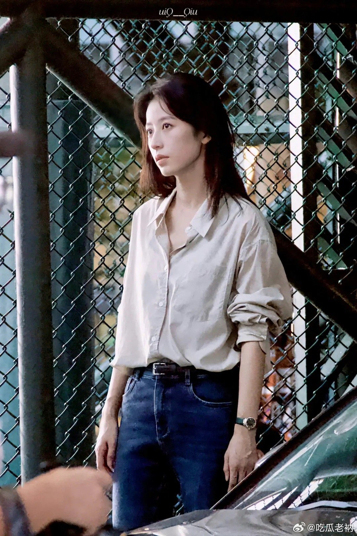 周雨彤半熟男女路透图，自带氛围感的港女……|周雨彤|男女|氛围_新浪新闻