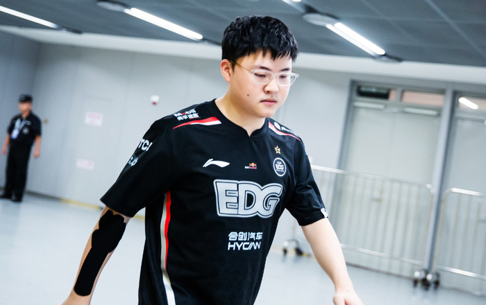 UZI无缘S13被造谣上热搜，奥咪咪晒出证据还UZI清白|Uzi|edg_新浪新闻