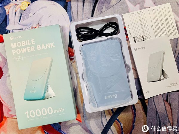 轻薄便携、自带双线的sanag塞那K60磁吸充电宝，还能当手机支架！__财经头条__新浪财经