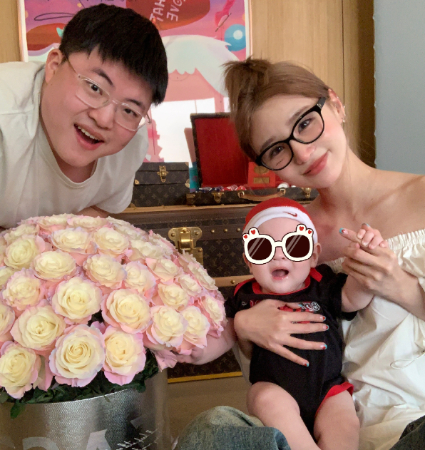 UZI无缘S13被造谣上热搜，奥咪咪晒出证据还UZI清白|Uzi|edg_新浪新闻