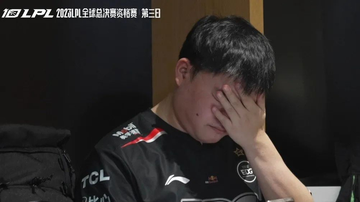 UZI无缘S13被造谣上热搜，奥咪咪晒出证据还UZI清白|Uzi|edg_新浪新闻