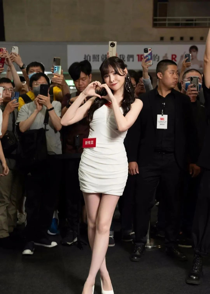 多图流 日本人，地表最强阵容，50位ss女优！ 河北 三上 标牌 星星 女神 新浪新闻