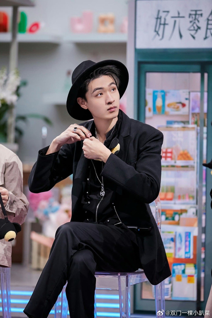 秦霄贤与粉丝双向奔赴的五周年！|秦霄贤|直播_新浪新闻