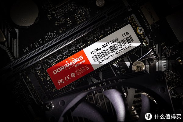 PCIe 3.0 SSD依旧能打，读速超3400MB/s，劲芯GMT1000固态硬盘评测|PCIe|SSD|硬盘_新浪新闻