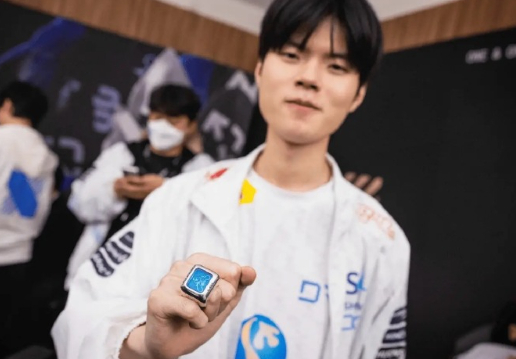 许秀还是秀了，携手Deft晋级S13，LCK四支战队出炉__财经头条__新浪财经