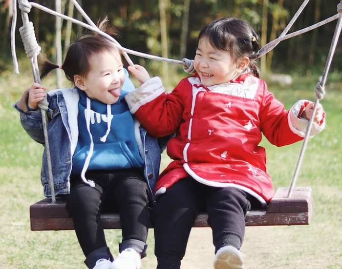 一定要尽早告诉孩子，和朋友相处的6个原则|幼儿园_新浪新闻