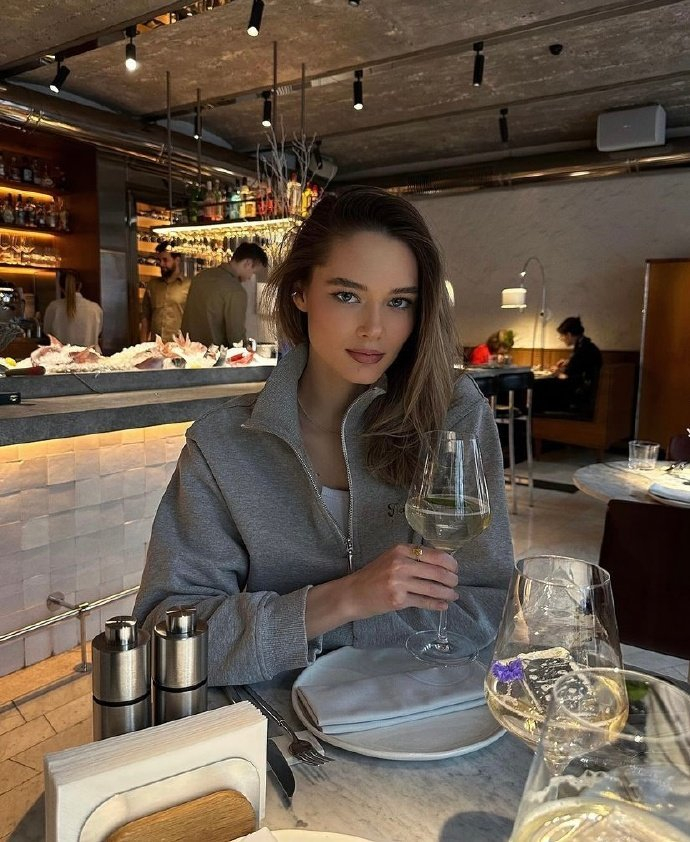 俄罗斯模特Victoria ig日常穿搭分享