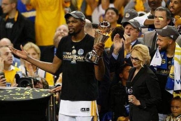 NBA单挑最强的球星是谁？麦迪杜兰特上榜，第一无悬念|科比|麦迪|乔丹_新浪新闻