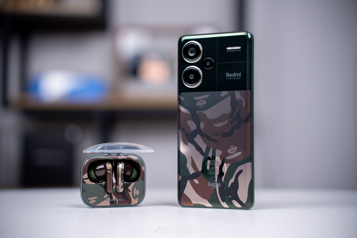 再来一个Redmi Note13 Pro+ Aape定制版的图赏，真的太帅了……|评赞|早餐|粉丝_新浪新闻