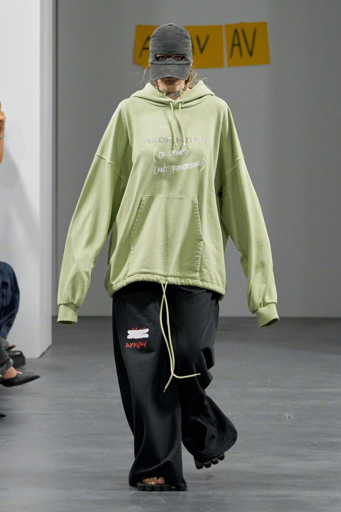 AVAVAV 2024 春夏系列发布秀———No Time to Design……|春夏_新浪新闻