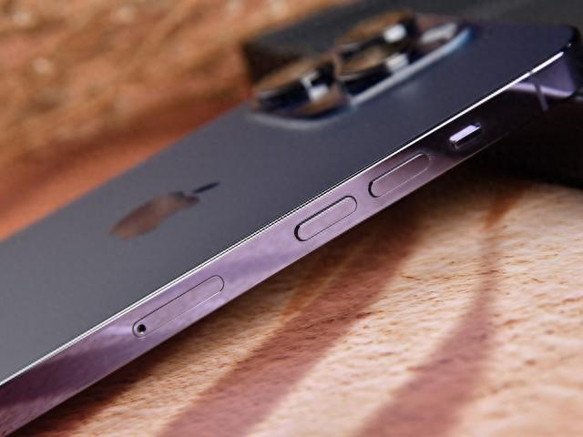 iPhone钛合金对比不锈钢体验 去年买了14 Pro后大悔|iPhone|钛合金材质_新浪新闻