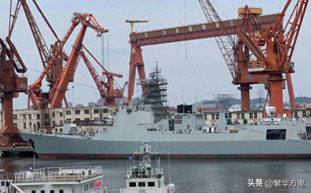 35艘052D型驱逐舰，分为4个批次，到底有多大的不同？|护卫舰|反舰导弹|052型驱逐舰|红旗-9防空导弹|052D驱逐舰_新浪新闻