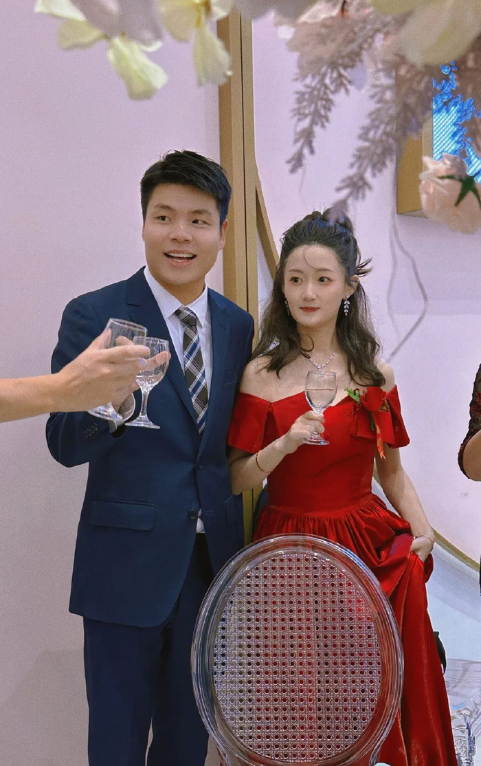 远古老玩家泪目！大哥Gogoing结婚，祝百年好合|英雄联盟_新浪新闻