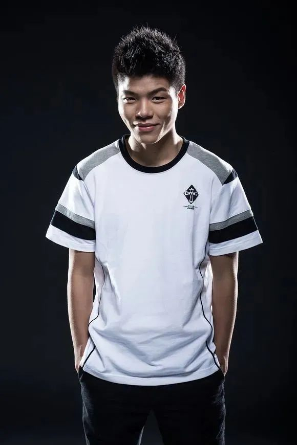 远古老玩家泪目！大哥Gogoing结婚，祝百年好合|英雄联盟_新浪新闻