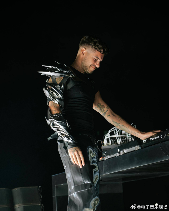 Anyma斩获2023年1001 Tracklists电音制作人榜单Top 2的名次……|电音_新浪新闻