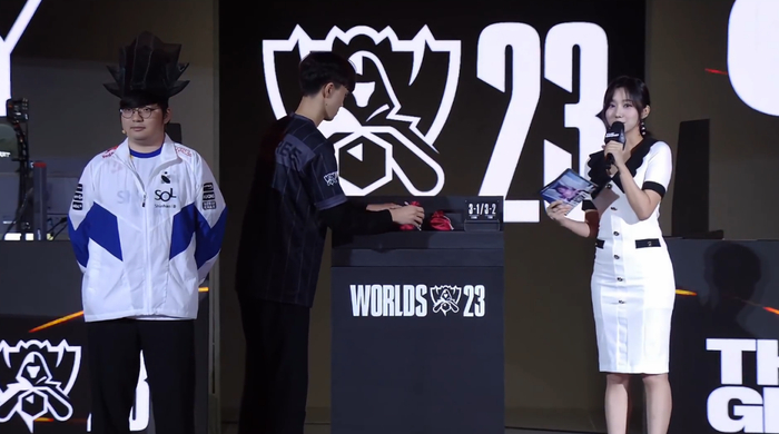 S13：LPL4支队伍全晋级八强，淘汰赛抽签全是上上签！|blg|lpl|g2_新浪新闻