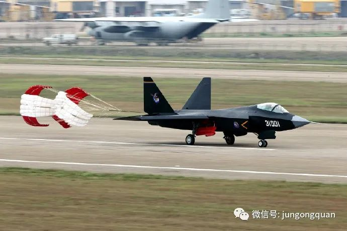 FC-31首飞11周年，已脱胎换骨，性能超F-35|沈阳市|FC-31|F-35_新浪新闻